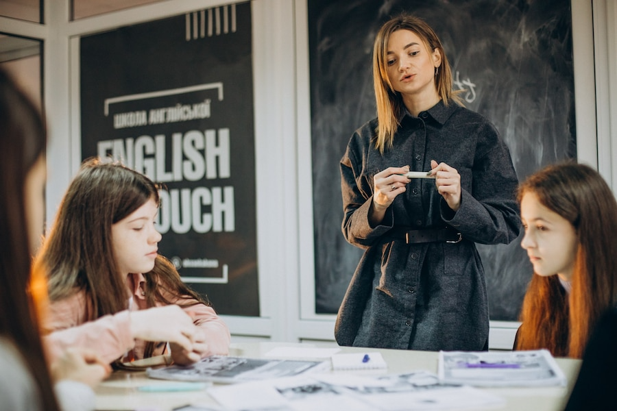 Ultimate Guide to Choosing the Right Online TEFL Course - APTTI ... Ultimate Guide to Choosing the Right Online TEFL Course - APTTI ...